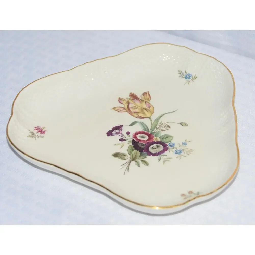 Royal Copenhagen | Accents | Royal Copenhagen 95s Triangle Serving ...